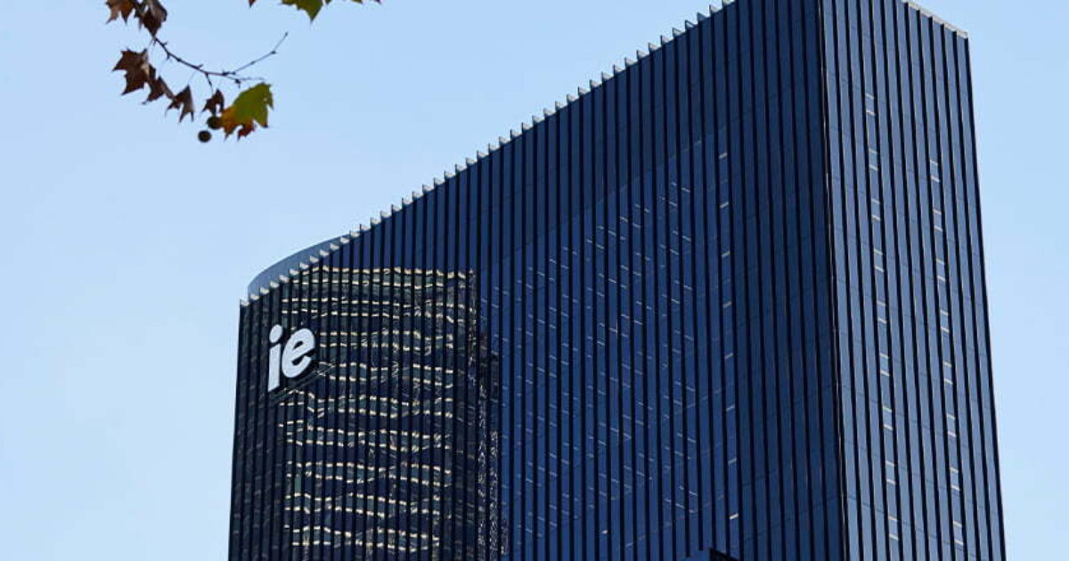 IE Business School & IE University: Studiengänge - e-fellows.net
